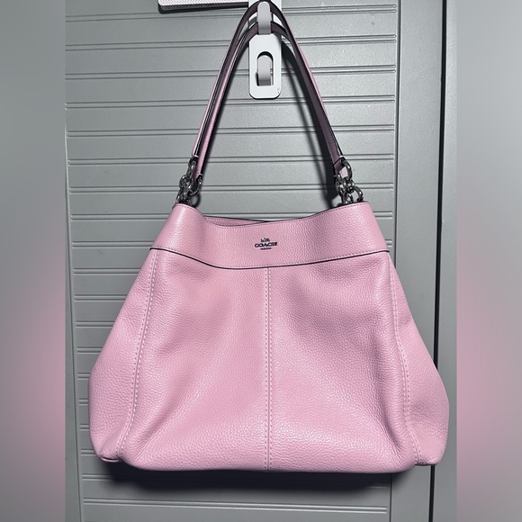 Coach | Bags | Coach Petal Pink Pebble Leather Signature Lexi Chain ...
